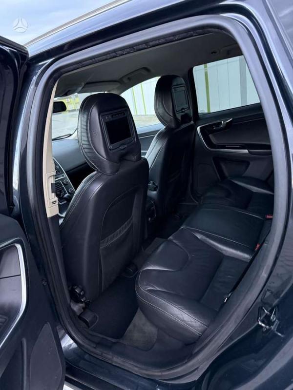 Pelēks Volvo XC60 2013 Raseiniai, ar dzinēja tilpumu 1.98 L un nobraukumu 274 tūkst. km par 8750 €, foto 9 vietnē AUTOMOTO.COM.LV