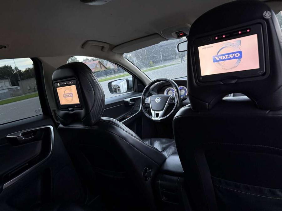 Grey Volvo XC60 2013 in Raseiniai, with an engine capacity of 1.98 L and mileage of 274 thousand km for 8750 €, photo 11 on AUTOMOTO.COM.LV