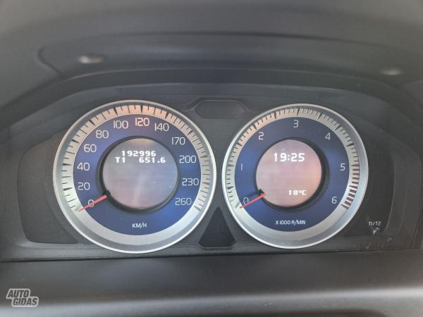 Pelēks Volvo XC60 2013 Viļņa, ar dzinēja tilpumu 2.00 L un nobraukumu 190 tūkst. km par 11500 €, foto 11 vietnē AUTOMOTO.COM.LV
