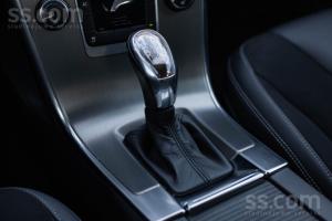 Pelēks Volvo XC60 2013 Rīga, ar dzinēja tilpumu 2.00 L un nobraukumu 228 tūkst. km par 10590 €, foto 29 vietnē AUTOMOTO.COM.LV