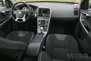 Grey Volvo XC60 2013 in Riga, with an engine capacity of 2.40 L and mileage of 346 thousand km for 6990 €, photo 6 on AUTOMOTO.COM.LV