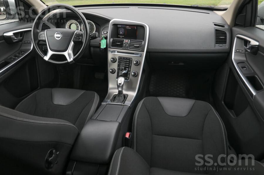 Grey Volvo XC60 2013 in Riga, with an engine capacity of 2.40 L and mileage of 346 thousand km for 6990 €, photo 6 on AUTOMOTO.COM.LV