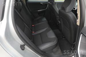 Grey Volvo XC60 2013 in Riga, with an engine capacity of 2.40 L and mileage of 346 thousand km for 6990 €, photo 10 on AUTOMOTO.COM.LV