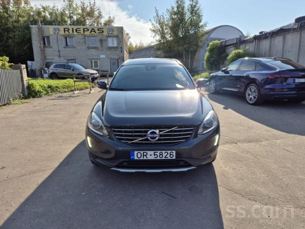 Volvo XC60 2013 in Riga on AUTOMOTO.COM.LV Grey Volvo XC60 2013 in Riga, with an engine capacity of 2.40 L and mileage of 335 thousand km for 9990 €, photo 4 on AUTOMOTO.COM.LV