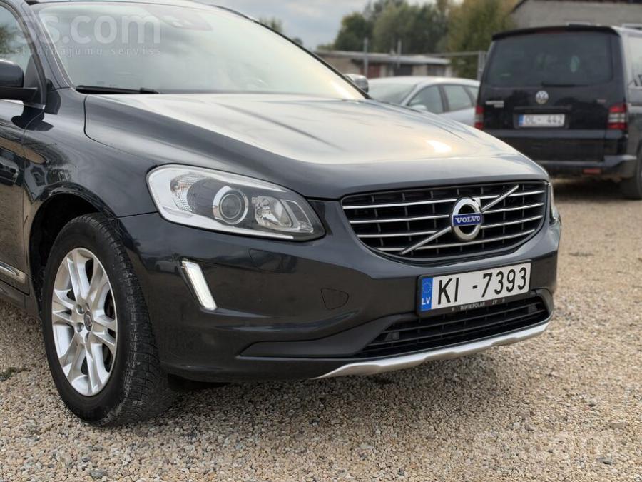 Grey Volvo XC60 2013 in Valmiera, with an engine capacity of 2.40 L and mileage of 274 thousand km for 9499 €, photo 4 on AUTOMOTO.COM.LV