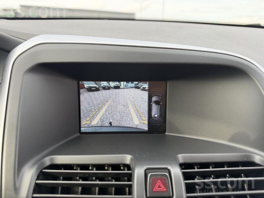 Grey Volvo XC60 2013 in Valmiera, with an engine capacity of 2.40 L and mileage of 274 thousand km for 9499 €, photo 14 on AUTOMOTO.COM.LV