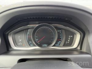 Grey Volvo XC60 2013 in Valmiera, with an engine capacity of 2.40 L and mileage of 274 thousand km for 9499 €, photo 15 on AUTOMOTO.COM.LV