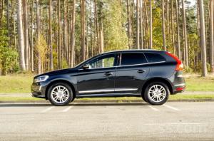 Pelēks Volvo XC60 2013 Rīga, ar dzinēja tilpumu 2.40 L un nobraukumu 335 tūkst. km par 9990 €, foto 6 vietnē AUTOMOTO.COM.LV
