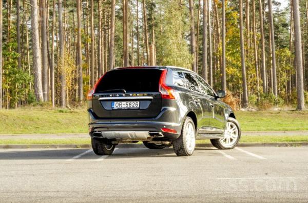 Pelēks Volvo XC60 2013 Rīga, ar dzinēja tilpumu 2.40 L un nobraukumu 335 tūkst. km par 9990 €, foto 7 vietnē AUTOMOTO.COM.LV