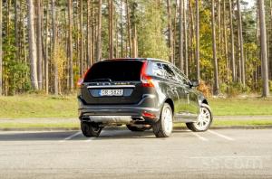 Pelēks Volvo XC60 2013 Rīga, ar dzinēja tilpumu 2.40 L un nobraukumu 335 tūkst. km par 9990 €, foto 7 vietnē AUTOMOTO.COM.LV