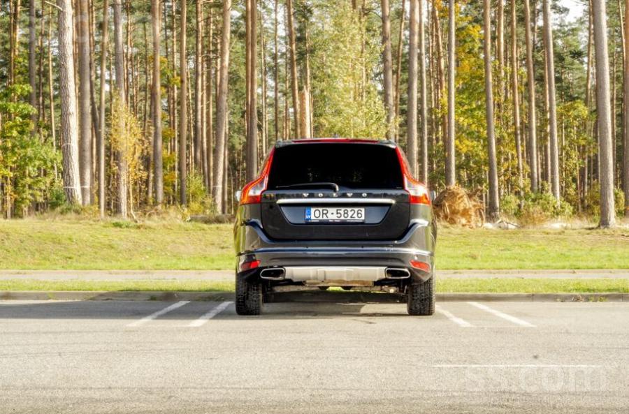 Pelēks Volvo XC60 2013 Rīga, ar dzinēja tilpumu 2.40 L un nobraukumu 335 tūkst. km par 9990 €, foto 8 vietnē AUTOMOTO.COM.LV