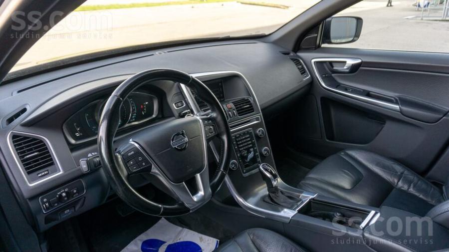 Pelēks Volvo XC60 2013 Rīga, ar dzinēja tilpumu 2.40 L un nobraukumu 335 tūkst. km par 9990 €, foto 11 vietnē AUTOMOTO.COM.LV