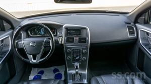 Pelēks Volvo XC60 2013 Rīga, ar dzinēja tilpumu 2.40 L un nobraukumu 335 tūkst. km par 9990 €, foto 13 vietnē AUTOMOTO.COM.LV