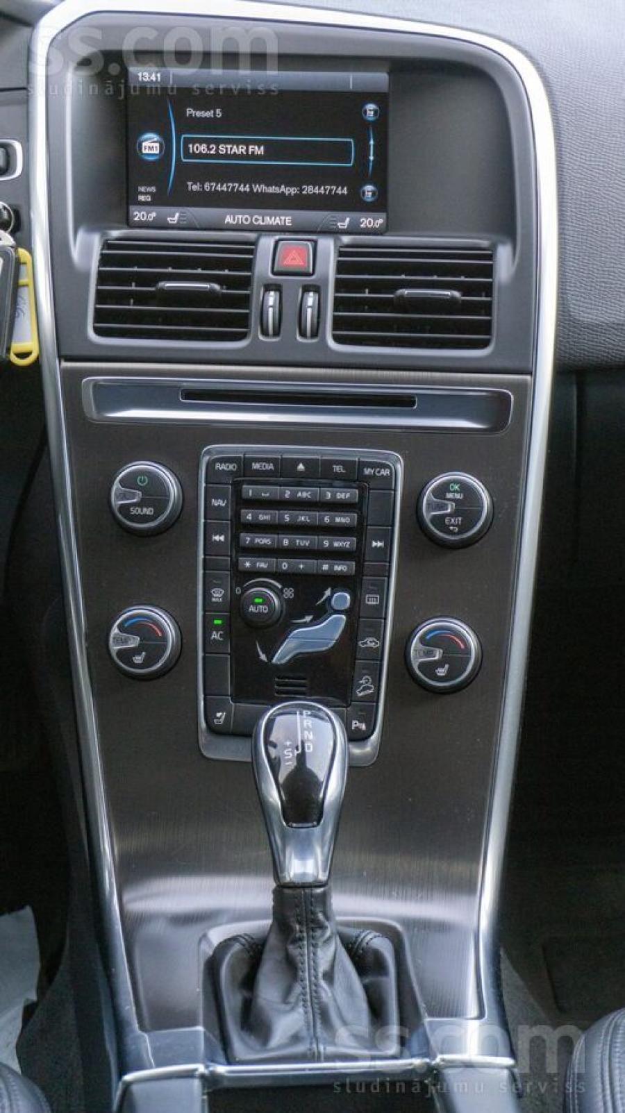 Pelēks Volvo XC60 2013 Rīga, ar dzinēja tilpumu 2.40 L un nobraukumu 335 tūkst. km par 9990 €, foto 14 vietnē AUTOMOTO.COM.LV