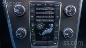 Pelēks Volvo XC60 2013 Rīga, ar dzinēja tilpumu 2.40 L un nobraukumu 335 tūkst. km par 9990 €, foto 17 vietnē AUTOMOTO.COM.LV