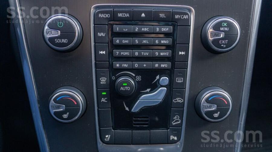 Pelēks Volvo XC60 2013 Rīga, ar dzinēja tilpumu 2.40 L un nobraukumu 335 tūkst. km par 9990 €, foto 17 vietnē AUTOMOTO.COM.LV