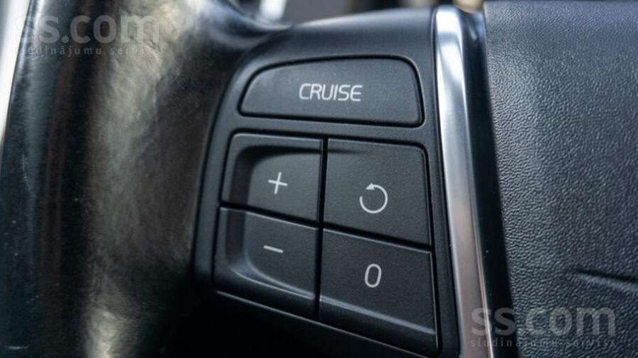 Pelēks Volvo XC60 2013 Rīga, ar dzinēja tilpumu 2.40 L un nobraukumu 335 tūkst. km par 9990 €, foto 20 vietnē AUTOMOTO.COM.LV