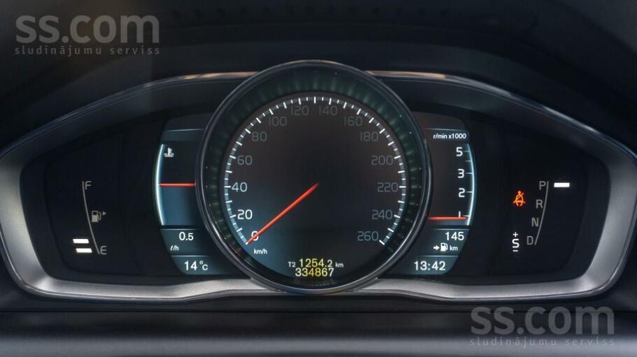 Pelēks Volvo XC60 2013 Rīga, ar dzinēja tilpumu 2.40 L un nobraukumu 335 tūkst. km par 9990 €, foto 23 vietnē AUTOMOTO.COM.LV