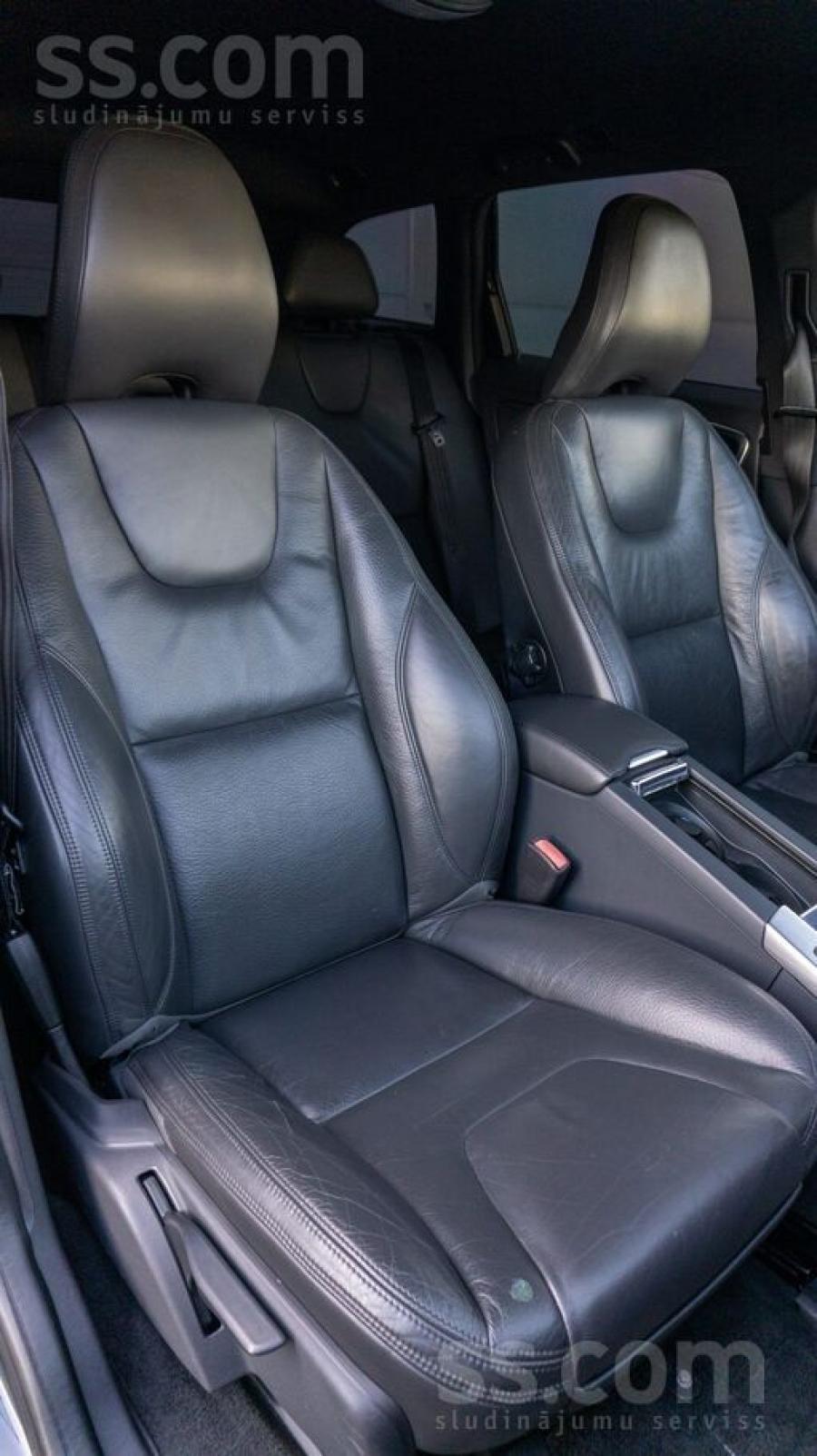Pelēks Volvo XC60 2013 Rīga, ar dzinēja tilpumu 2.40 L un nobraukumu 335 tūkst. km par 9990 €, foto 27 vietnē AUTOMOTO.COM.LV