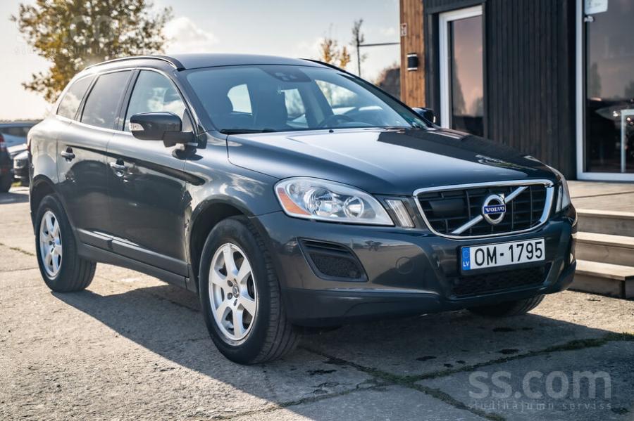 Grey Volvo XC60 2013 in Riga, with an engine capacity of 2.00 L and mileage of 229 thousand km for 9950 €, photo 1 on AUTOMOTO.COM.LV