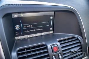 Grey Volvo XC60 2013 in Riga, with an engine capacity of 2.00 L and mileage of 229 thousand km for 9950 €, photo 12 on AUTOMOTO.COM.LV