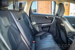 Grey Volvo XC60 2013 in Riga, with an engine capacity of 2.00 L and mileage of 229 thousand km for 9950 €, photo 17 on AUTOMOTO.COM.LV