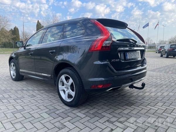 Pelēks Volvo XC60 2014 Ogre, ar dzinēja tilpumu 2.40 L un nobraukumu 250 tūkst. km par 15270 €, foto 3 vietnē AUTOMOTO.COM.LV