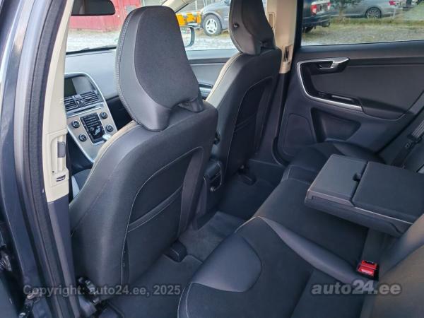 Pelēks Volvo XC60 2014 Tallina, ar dzinēja tilpumu 2.40 L un nobraukumu 200 tūkst. km par 11999 €, foto 11 vietnē AUTOMOTO.COM.LV