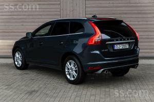 Grey Volvo XC60 2014 in Jelgava, with an engine capacity of 2.40 L and mileage of 238 thousand km for 14700 €, photo 6 on AUTOMOTO.COM.LV
