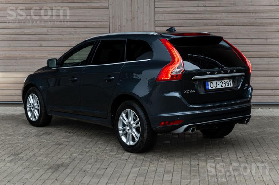 Grey Volvo XC60 2014 in Jelgava, with an engine capacity of 2.40 L and mileage of 238 thousand km for 14700 €, photo 6 on AUTOMOTO.COM.LV