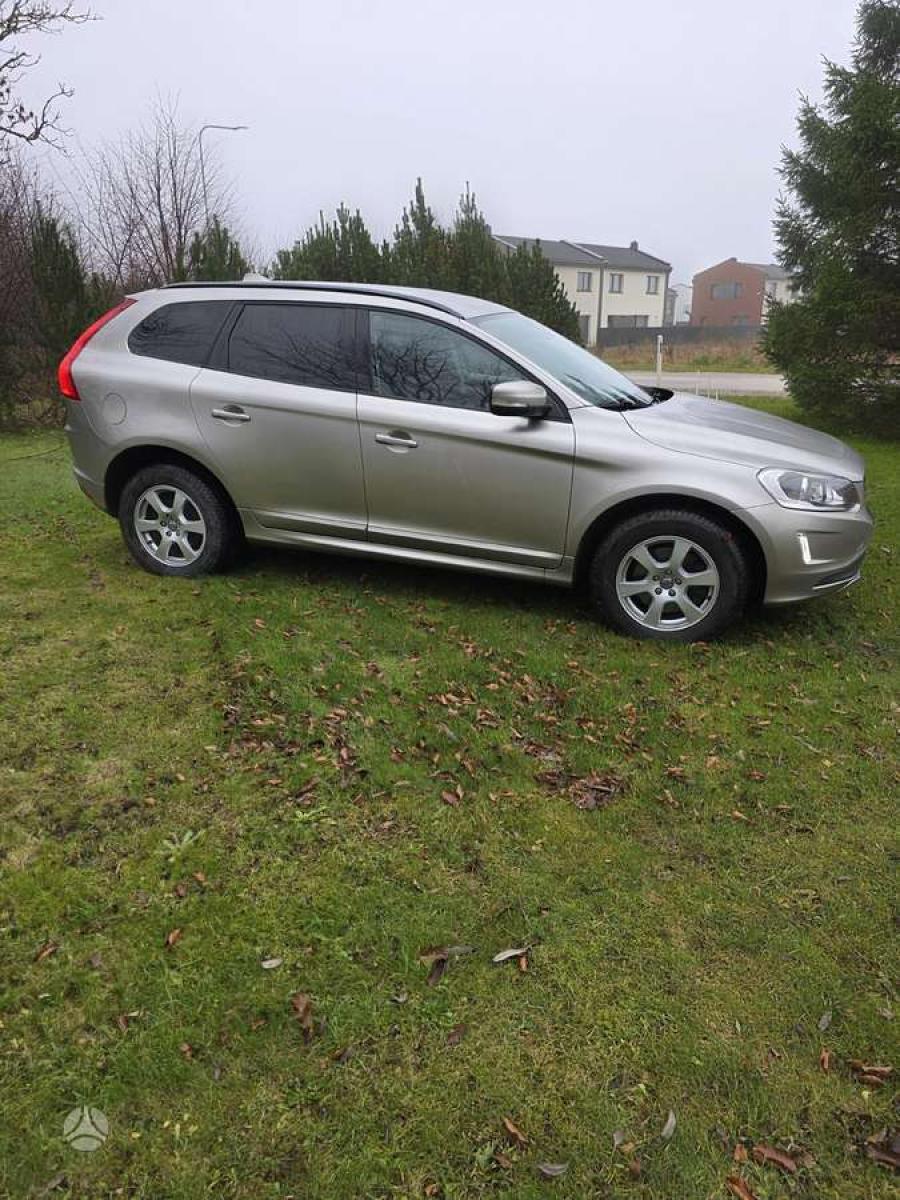 Grey Volvo XC60 2014 in Klaipeda, with an engine capacity of 1.98 L and mileage of 183 thousand km for 11000 €, photo 4 on AUTOMOTO.COM.LV