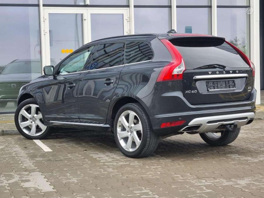 Grey Volvo XC60 2014 in Vilnius, with an engine capacity of 2.40 L and mileage of 172 thousand km for 16500 €, photo 7 on AUTOMOTO.COM.LV