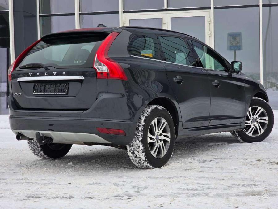 Pelēks Volvo XC60 2014 Viļņa, ar dzinēja tilpumu 2.40 L un nobraukumu 225 tūkst. km par 13550 €, foto 5 vietnē AUTOMOTO.COM.LV