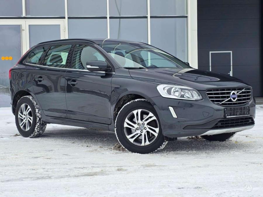 Grey Volvo XC60 2014 in Vilnius, with an engine capacity of 1.98 L and mileage of 225 thousand km for 13550 €, photo 1 on AUTOMOTO.COM.LV