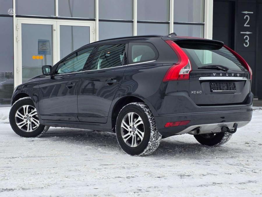 Grey Volvo XC60 2014 in Vilnius, with an engine capacity of 1.98 L and mileage of 225 thousand km for 13550 €, photo 7 on AUTOMOTO.COM.LV
