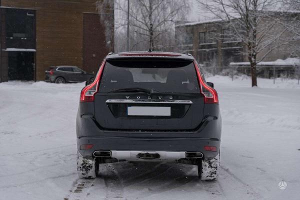 Grey Volvo XC60 2014 in Vilnius, with an engine capacity of 2.40 L and mileage of 271 thousand km for 13500 €, photo 6 on AUTOMOTO.COM.LV