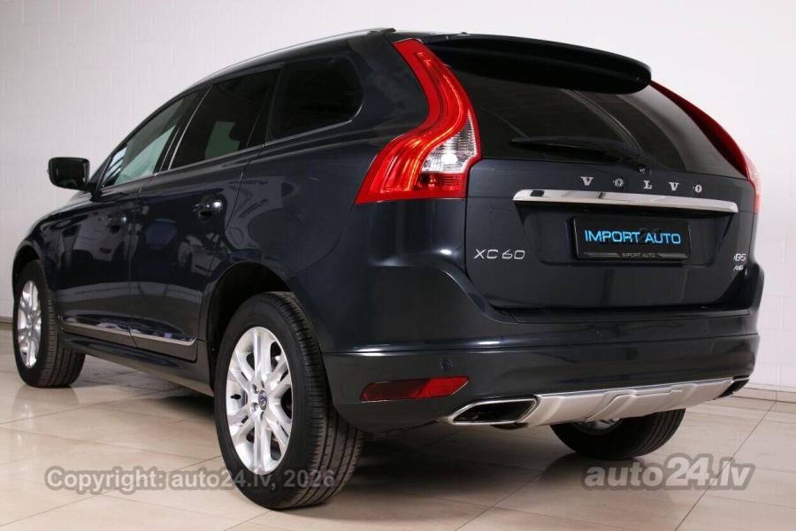 Grey Volvo XC60 2014 in Parnu, with an engine capacity of 2.40 L and mileage of 218 thousand km for 14990 €, photo 4 on AUTOMOTO.COM.LV