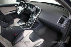 Grey Volvo XC60 2014 in Parnu, with an engine capacity of 2.40 L and mileage of 218 thousand km for 14990 €, photo 10 on AUTOMOTO.COM.LV