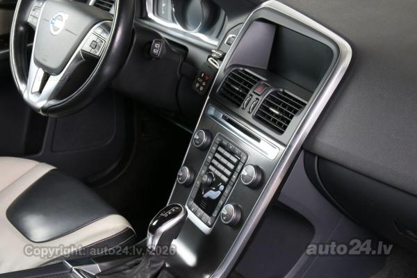 Grey Volvo XC60 2014 in Parnu, with an engine capacity of 2.40 L and mileage of 218 thousand km for 14990 €, photo 11 on AUTOMOTO.COM.LV
