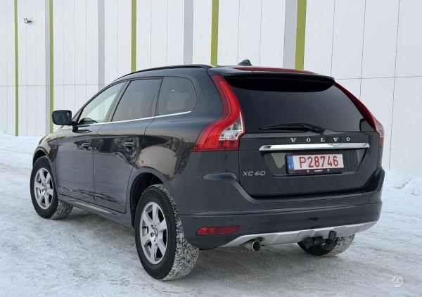 Pelēks Volvo XC60 2014 Raseiniai, ar dzinēja tilpumu 1.98 L un nobraukumu 248 tūkst. km par 9999 €, foto 4 vietnē AUTOMOTO.COM.LV