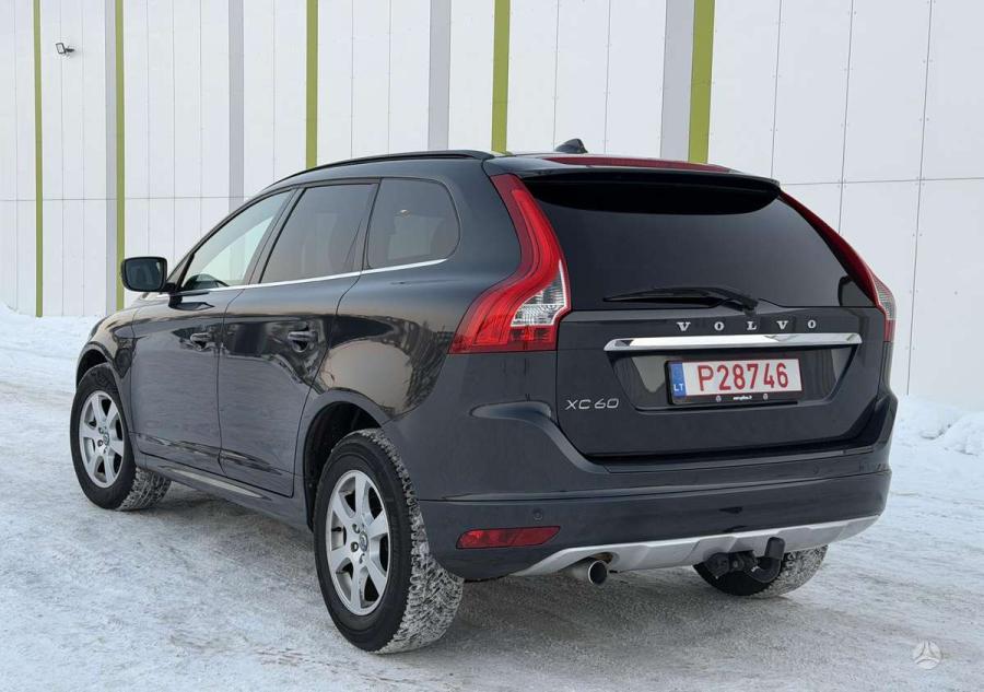 Pelēks Volvo XC60 2014 Raseiniai, ar dzinēja tilpumu 1.98 L un nobraukumu 248 tūkst. km par 9999 €, foto 4 vietnē AUTOMOTO.COM.LV