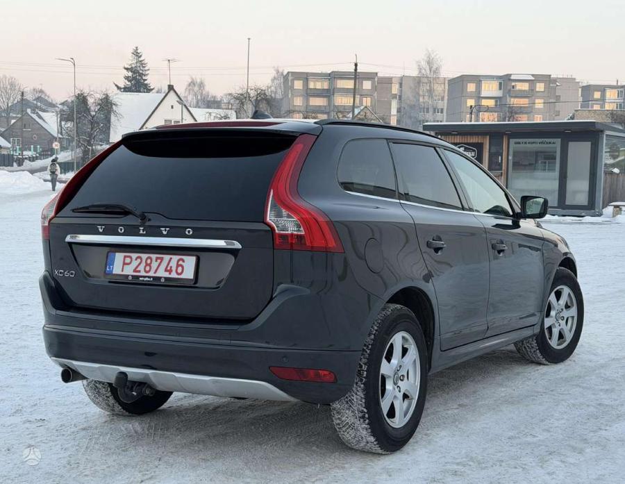 Pelēks Volvo XC60 2014 Raseiniai, ar dzinēja tilpumu 1.98 L un nobraukumu 248 tūkst. km par 9999 €, foto 6 vietnē AUTOMOTO.COM.LV
