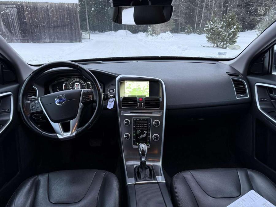 Pelēks Volvo XC60 2014 Tauragė, ar dzinēja tilpumu 1.97 L un nobraukumu 245 tūkst. km par 11900 €, foto 19 vietnē AUTOMOTO.COM.LV