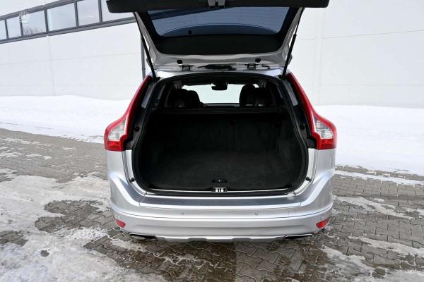 Pelēks Volvo XC60 2014 Kretinga, ar dzinēja tilpumu 1.98 L un nobraukumu 165 tūkst. km par 11499 €, foto 11 vietnē AUTOMOTO.COM.LV
