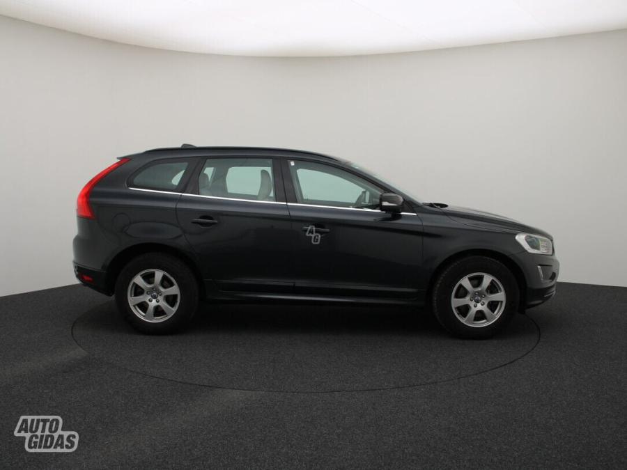 Grey Volvo XC60 2014 in Vilnius, with an engine capacity of 2.00 L and mileage of 220 thousand km for 13499 €, photo 9 on AUTOMOTO.COM.LV