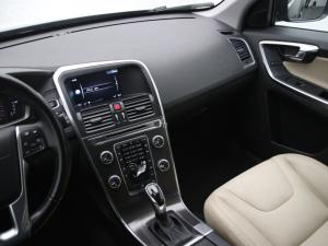 Grey Volvo XC60 2014 in Vilnius, with an engine capacity of 2.00 L and mileage of 220 thousand km for 13499 €, photo 21 on AUTOMOTO.COM.LV