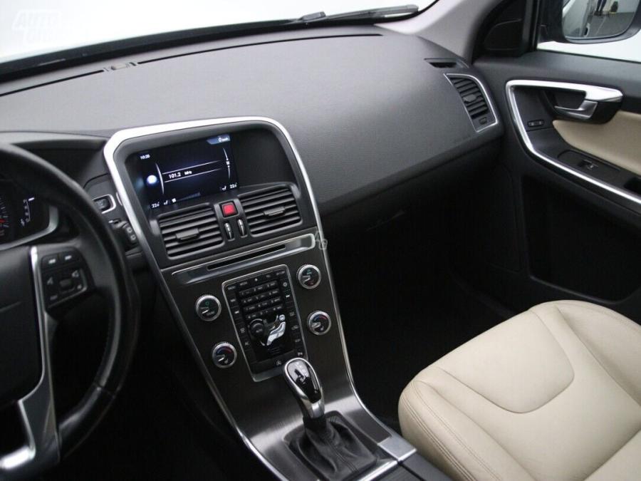 Grey Volvo XC60 2014 in Vilnius, with an engine capacity of 2.00 L and mileage of 220 thousand km for 13499 €, photo 21 on AUTOMOTO.COM.LV