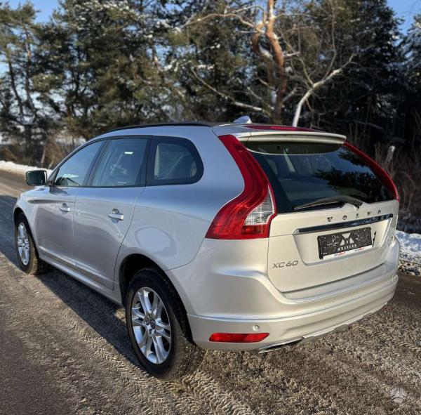 Pelēks Volvo XC60 2014 Viļņa, ar dzinēja tilpumu 2.40 L un nobraukumu 302 tūkst. km par 11500 €, foto 9 vietnē AUTOMOTO.COM.LV
