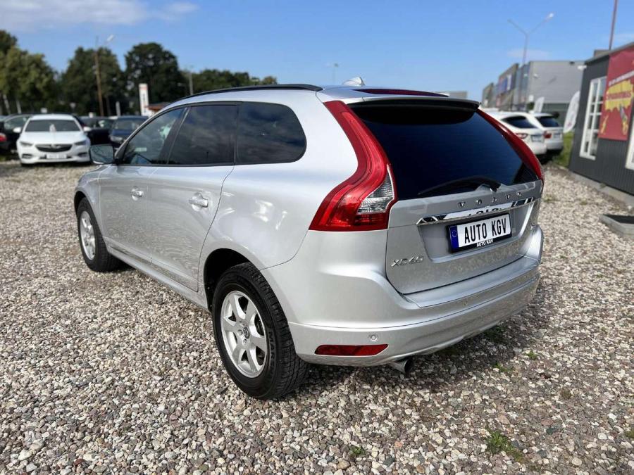 Pelēks Volvo XC60 2014 Kauņa, ar dzinēja tilpumu 2.00 L un nobraukumu 365 tūkst. km par 9999 €, foto 3 vietnē AUTOMOTO.COM.LV