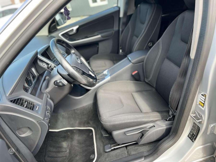 Pelēks Volvo XC60 2014 Kauņa, ar dzinēja tilpumu 2.00 L un nobraukumu 365 tūkst. km par 9999 €, foto 6 vietnē AUTOMOTO.COM.LV
